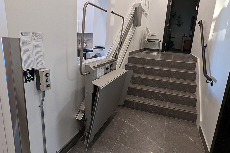 AmeriGlide Titan Incline Platform Lift - Commercial