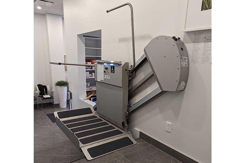 AmeriGlide Titan Incline Platform Lift - Commercial