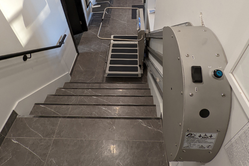 AmeriGlide Titan Incline Platform Lift - Commercial